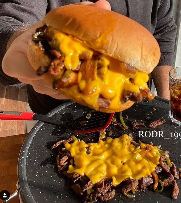 طريقة عمل تشيز ستيك مع الجبن والخضروات زي المطاعم | بيتى مملكتى